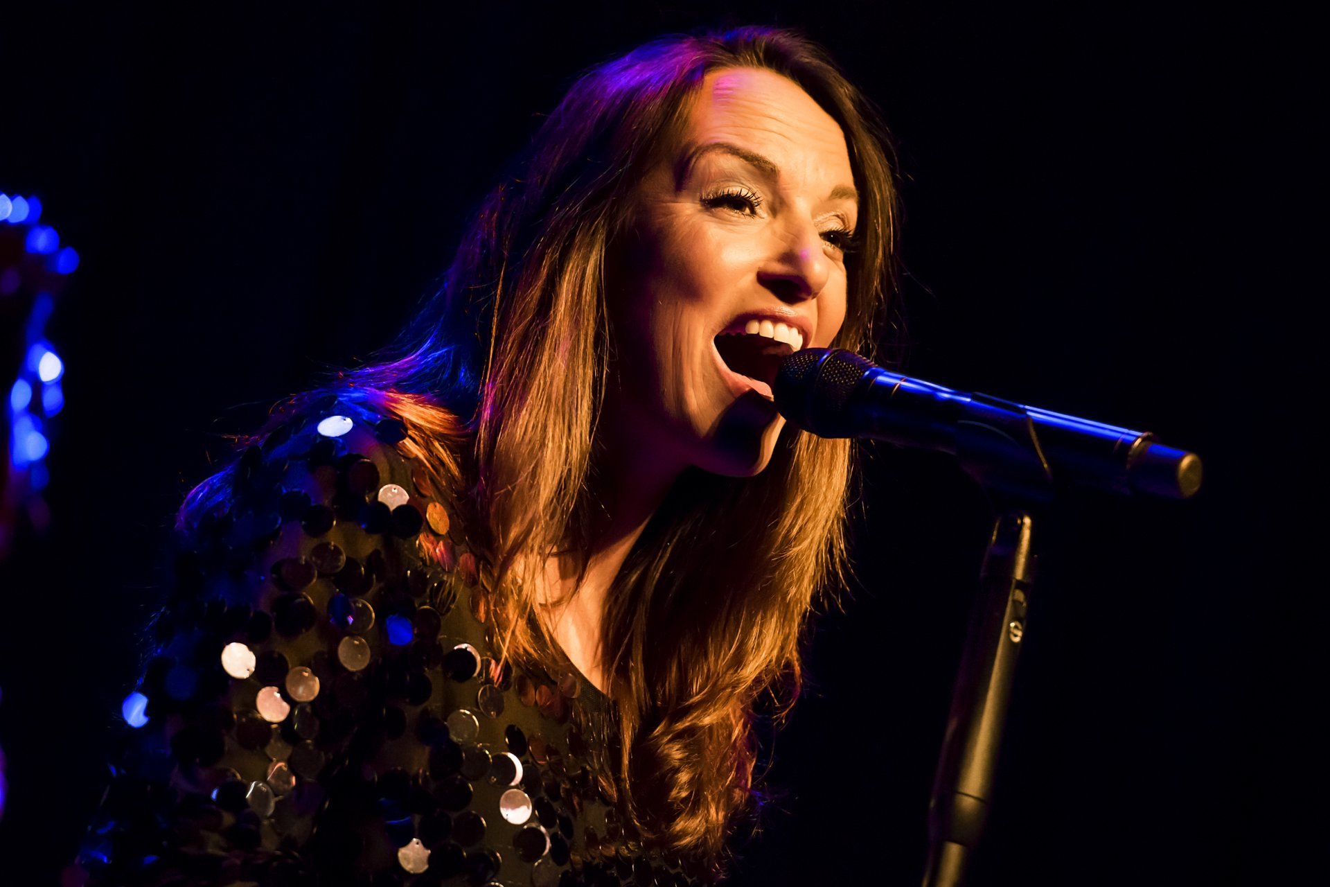 Galerie - Sängerin Maggie Jane und Band